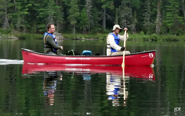 Up The Creek: ການຜະຈົນໄພໃນ Canine Canoeing Part 2 13266_1