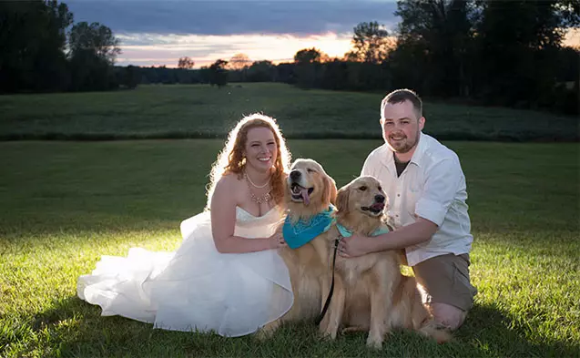 7Happy dogstwedding