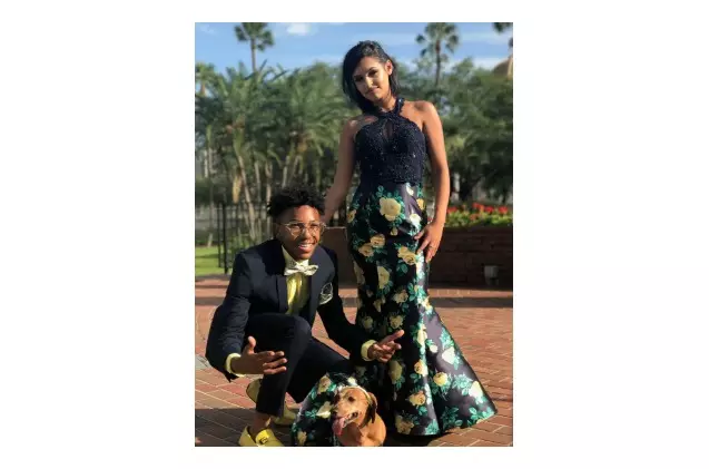 Prom Pooch and Her Date Take the Crown som best kledde par 9549_5